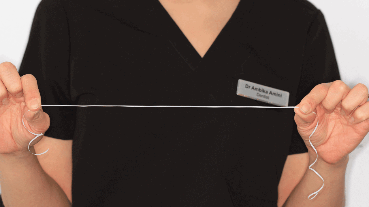 How To Floss Your Teeth: 7 Simple Steps To Flossing Properly